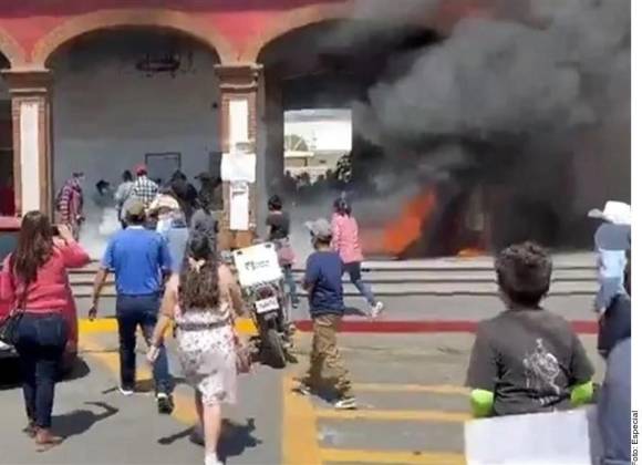 Cansados De Incendio Forestal Pobladores De Otumba Edomex Prenden